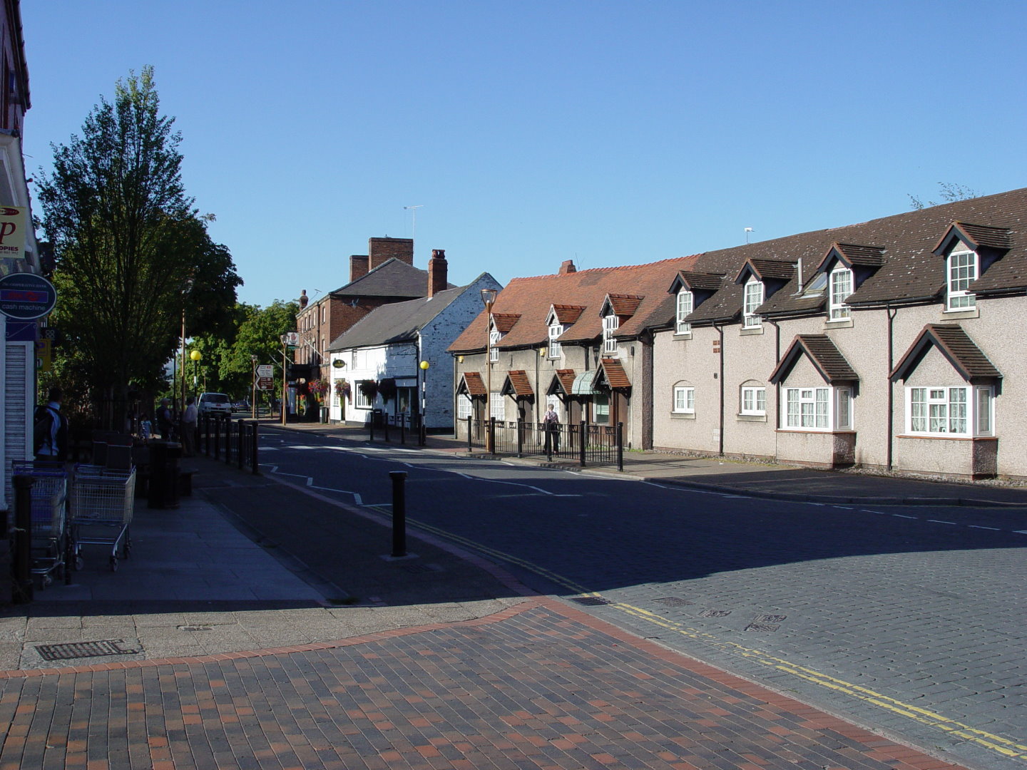 Photos of Chirk Town Centre - 1440 x 1080 pixels