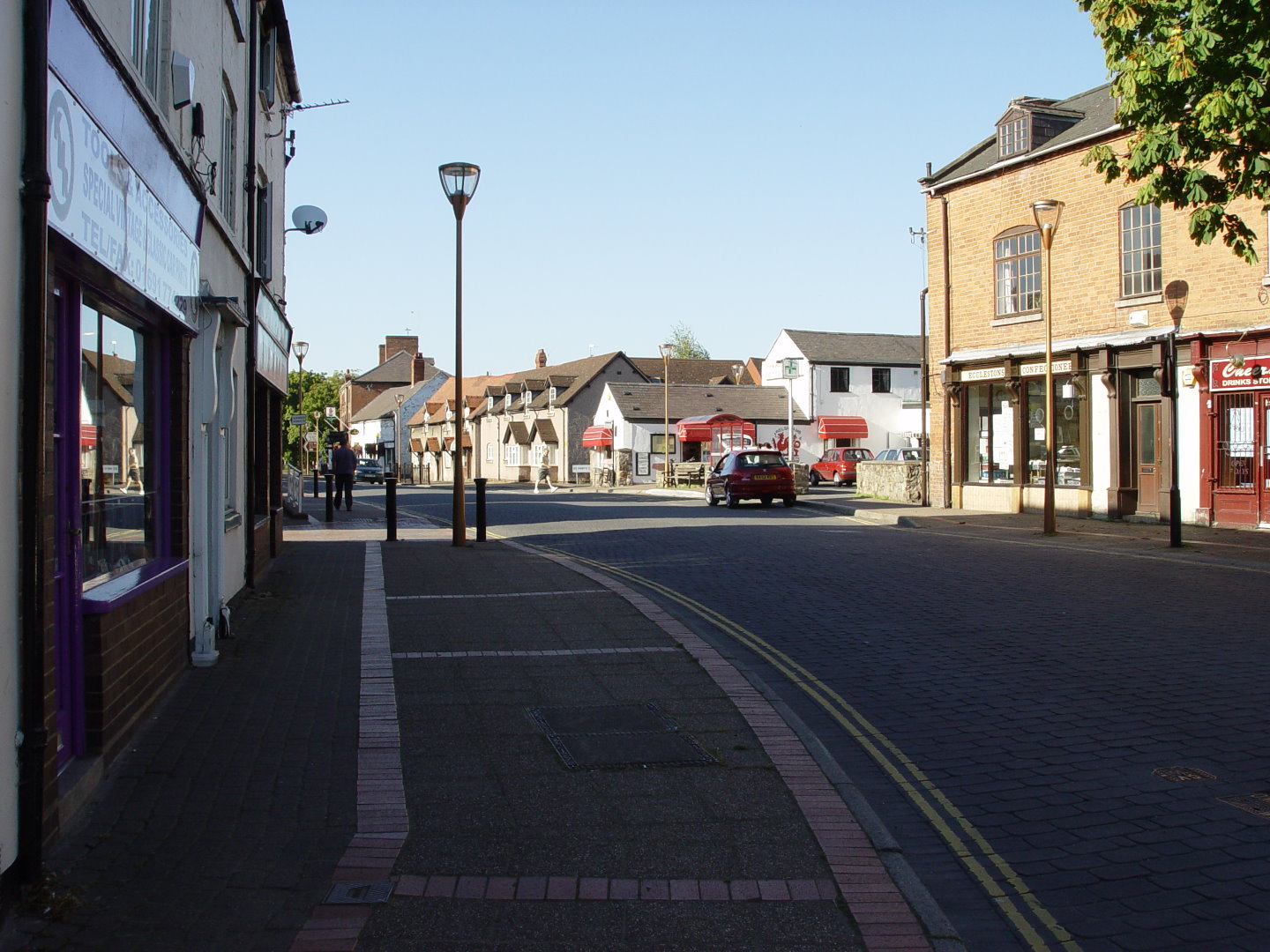 Photos of Chirk Town Centre - 1440 x 1080 pixels
