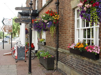 Photos of Chirk Town Centre - 1440 x 1080 pixels